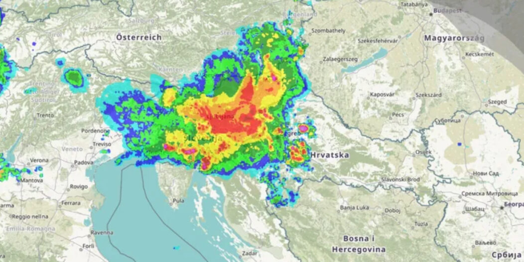 Jeste li vidjeli što je došlo iz Slovenije?! Pljusak kiše probudio ...
