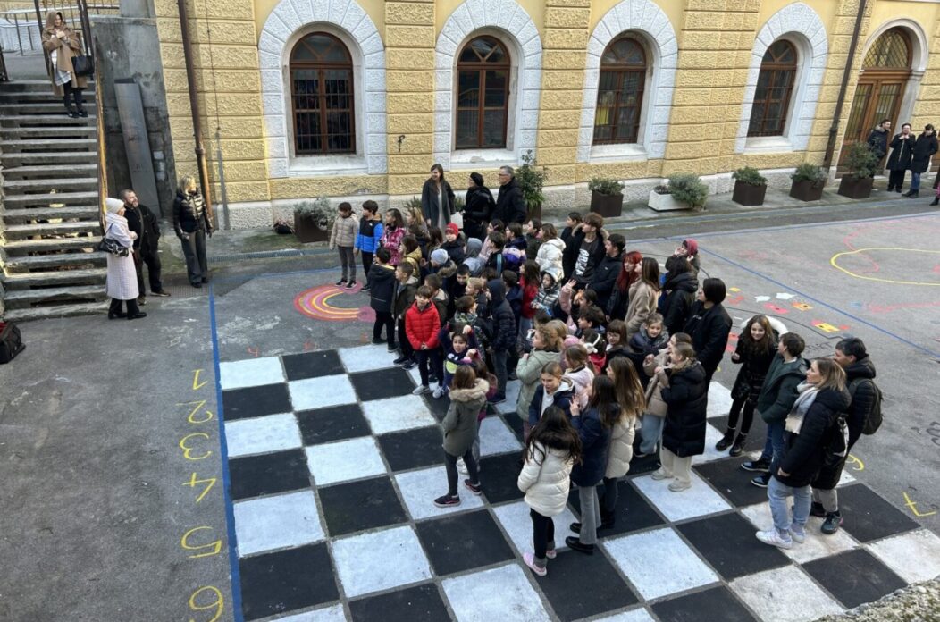 BRAVO! Učenici uredili zajedničko dvorište Srednje talijanske škole i ...