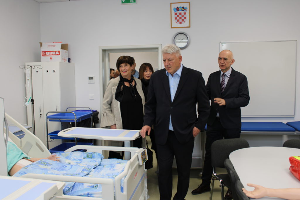 Obnovljeno 10 laboratorija; Komadina: Medicinska škola u Rijeci ...