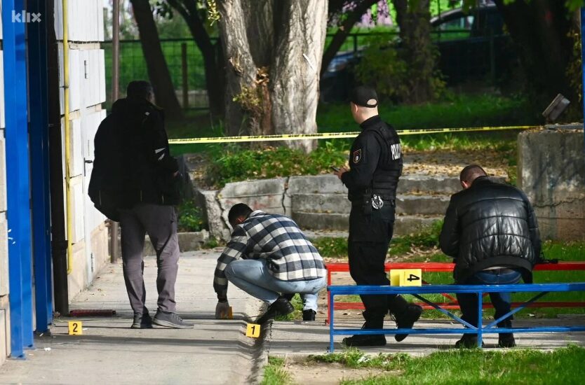 STRAVA! Nova pucnjava ispred škole u susjedstvu: Ranjen jedan učenik | Riportal